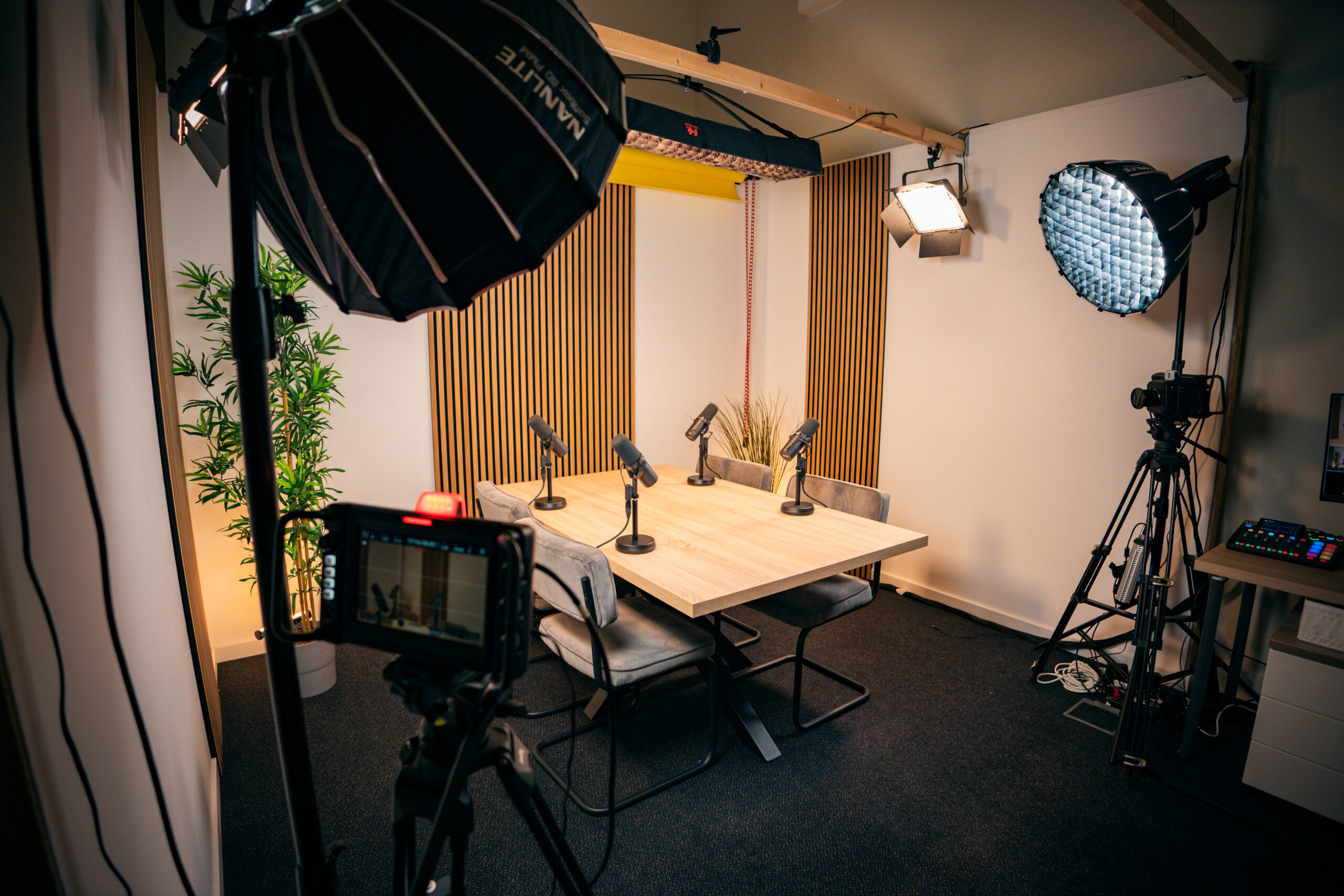 Contact | Bakker Studios | Eigen Studio